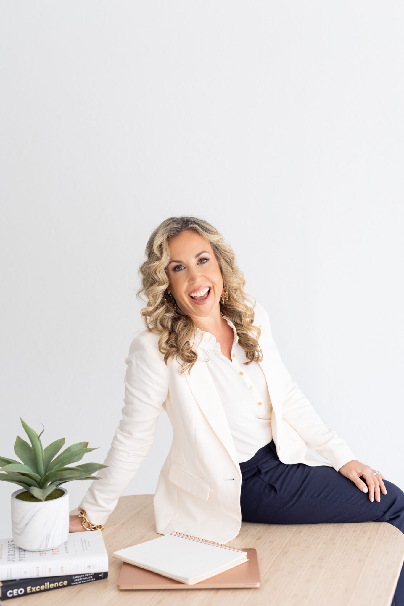 Heidi Gruss Coach & Therapist Brand Photo shoot - thebrandedbosslady.com